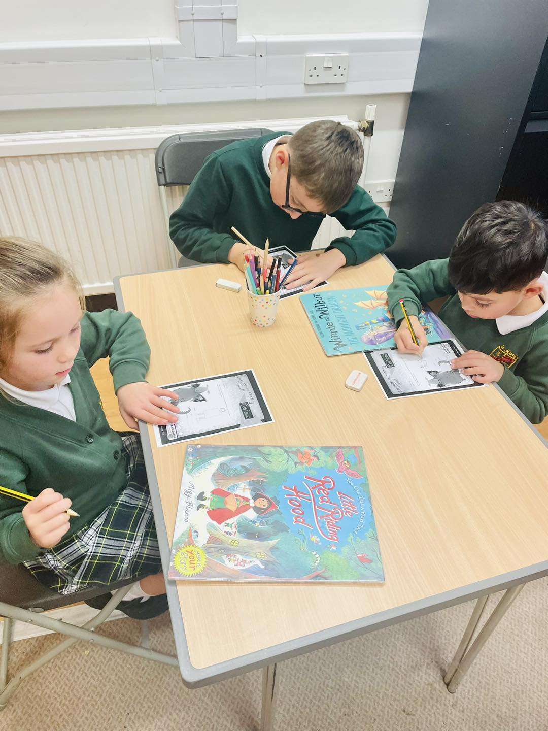 Reading Ambassadors visit to Haslingden Library for Y1 children. - St ...